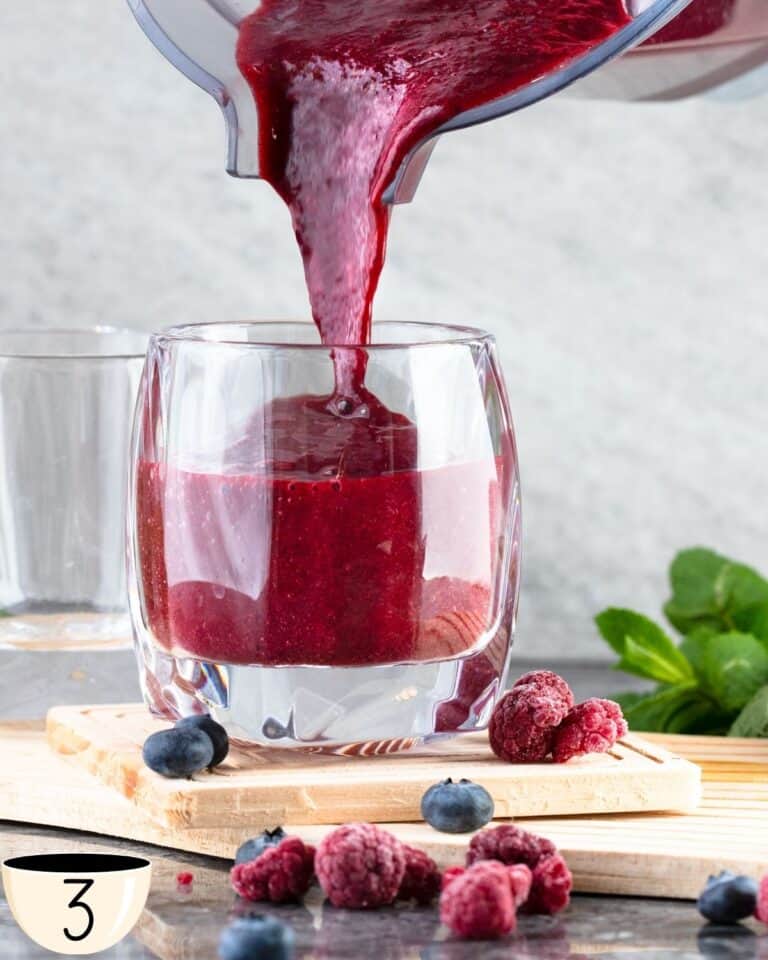 Healthy Blueberry and Raspberry Smoothie (Dairy-Free, No Banana ...