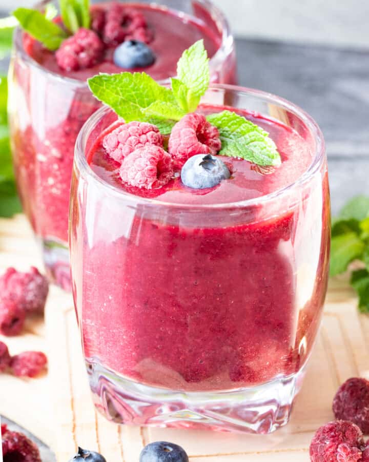 Healthy Blueberry and Raspberry Smoothie (Dairy-Free, No Banana ...