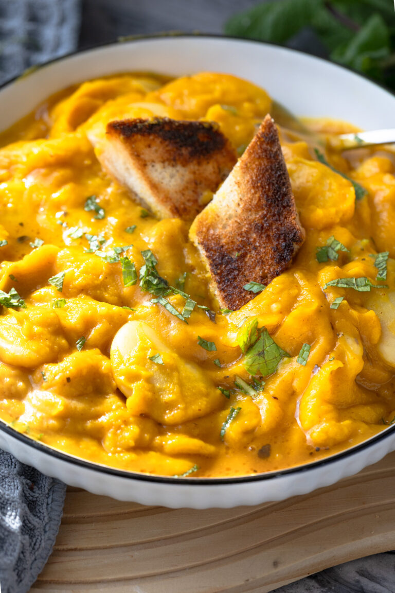 Creamy Curried Butter Beans - AtMyTable